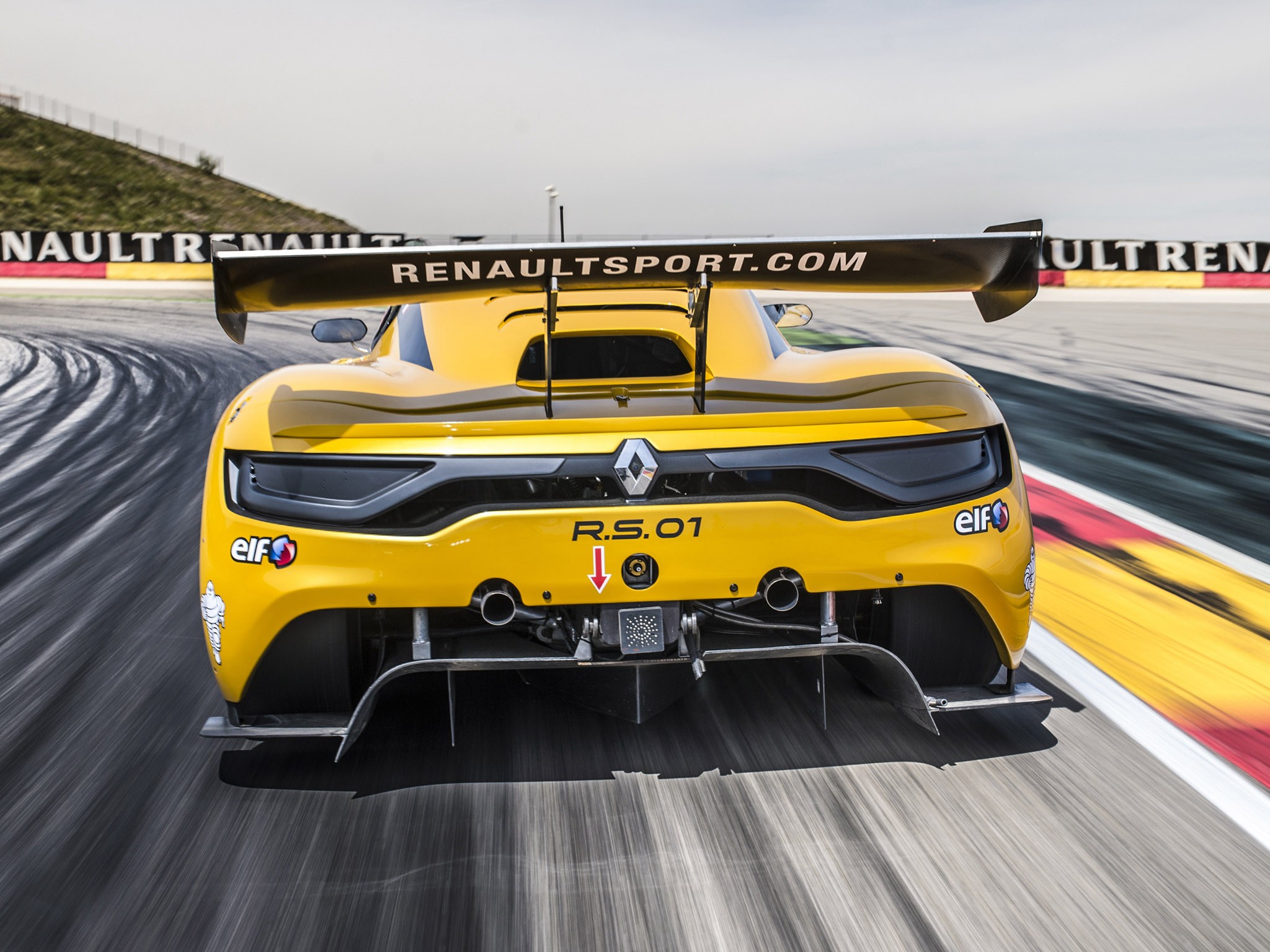 Renault RS-01 GT : Puissance brute et performance affutée