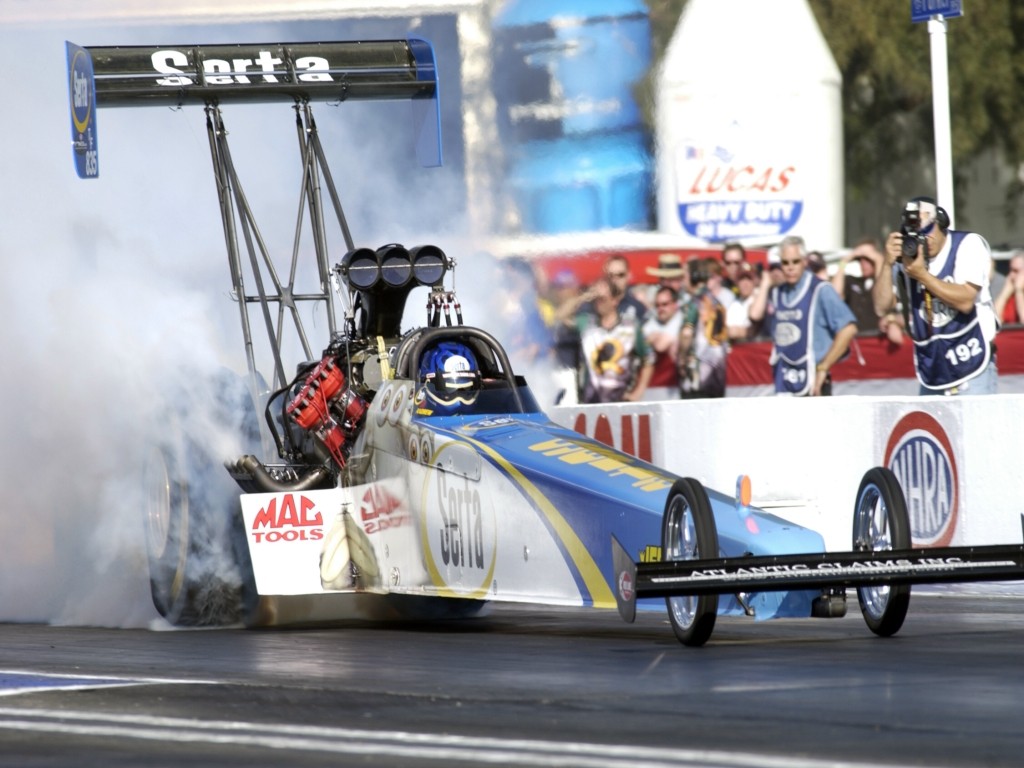 Dragsters NHRA : Quand la mécanique rencontre l'adrénaline pure