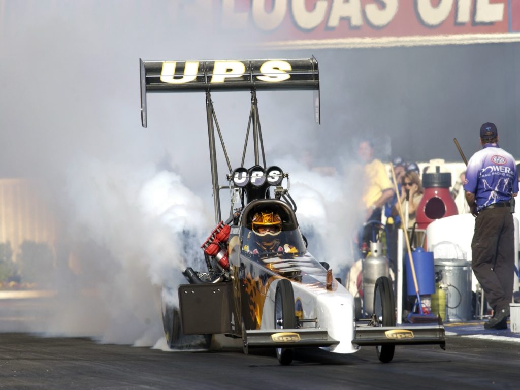 Dragsters NHRA : Quand la mécanique rencontre l'adrénaline pure