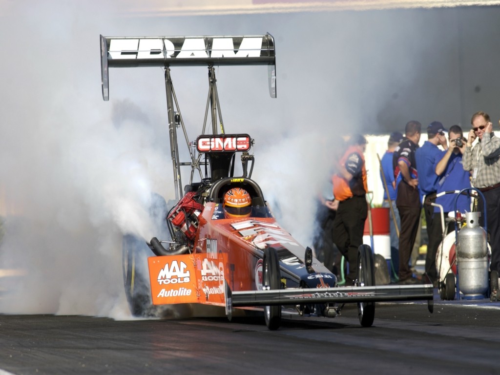 Dragsters NHRA : Quand la mécanique rencontre l'adrénaline pure