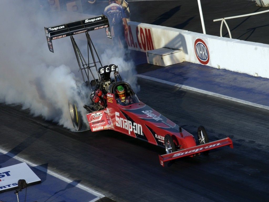 Dragsters NHRA : Quand la mécanique rencontre l'adrénaline pure