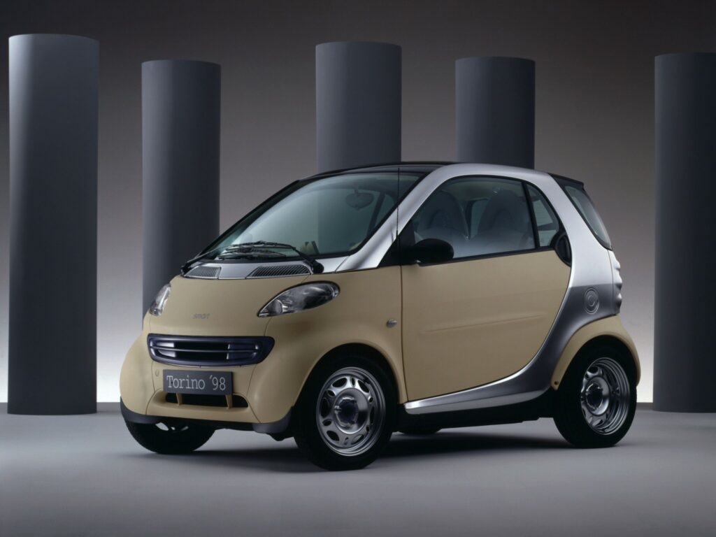 Smart constructeur Allemand la voiture tourne comme une Horloge