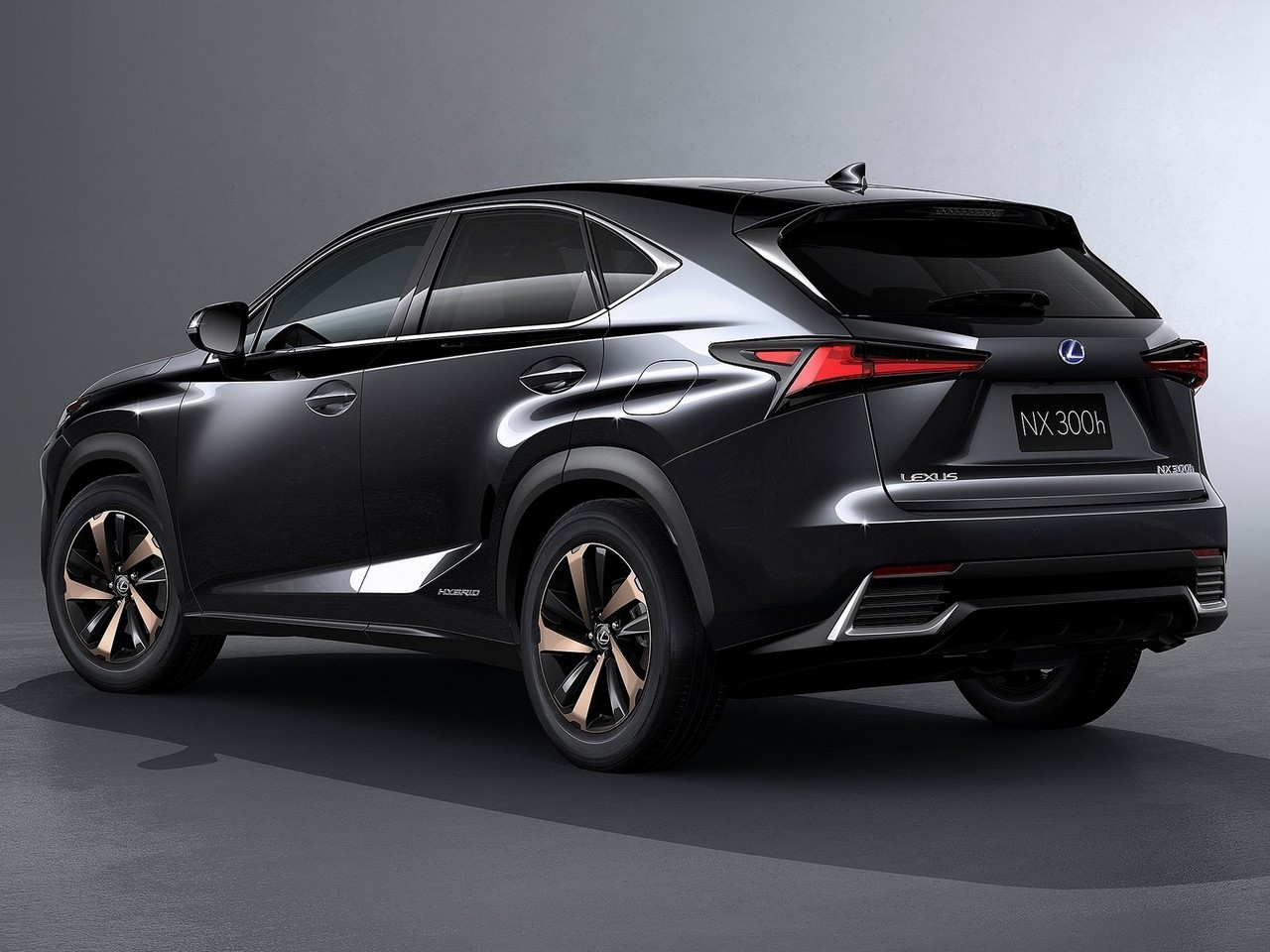 Lexus NX 300h 2018 moteur hybride 4 cylindres de 2,5 litres - Photoscar