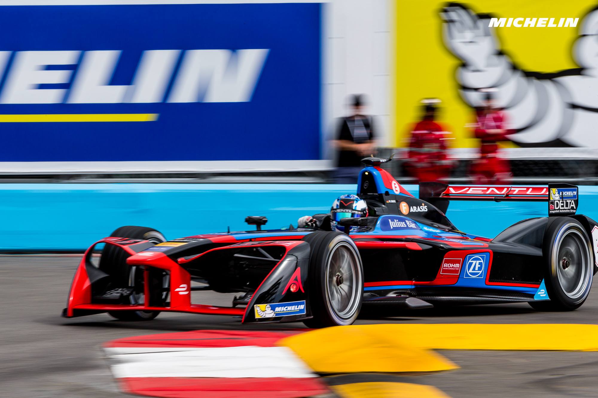 Formule E Championnat du Monde des Monoplaces a Moteur électrique.
