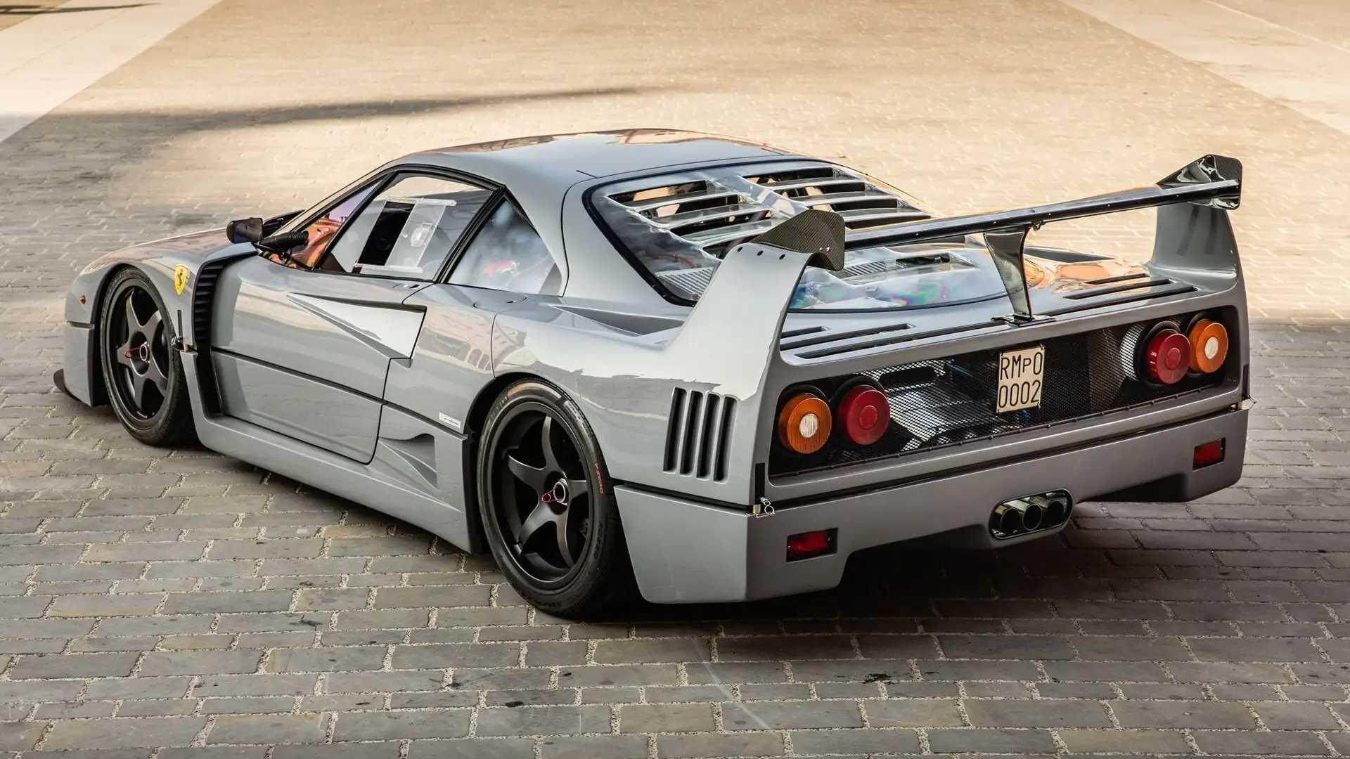 La Ferrari F40 qui défini une époque. Encore un rêve pour les fans ...
