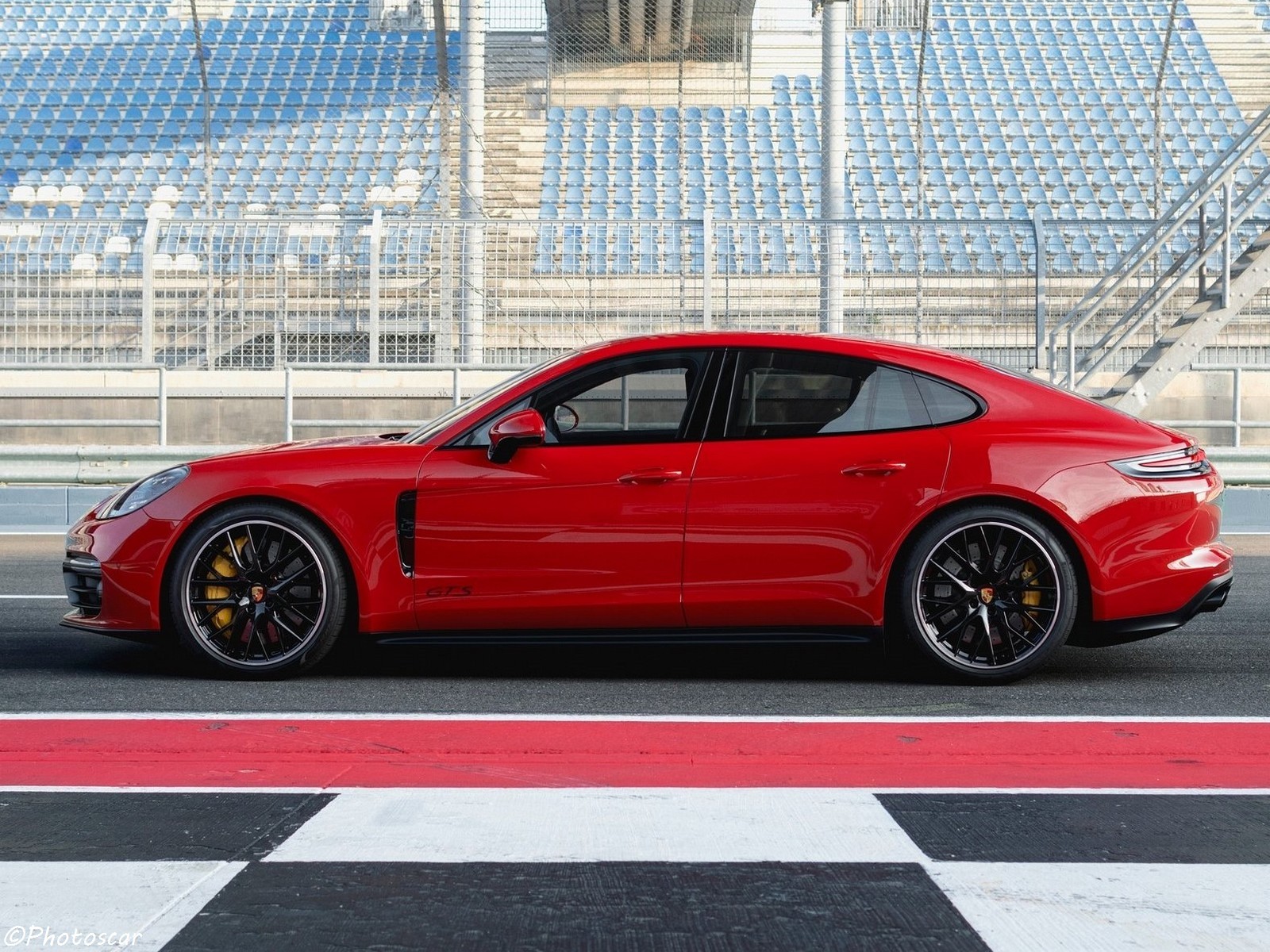 Porsche Panamera GTS 2019 - Une berline de luxe à hayon