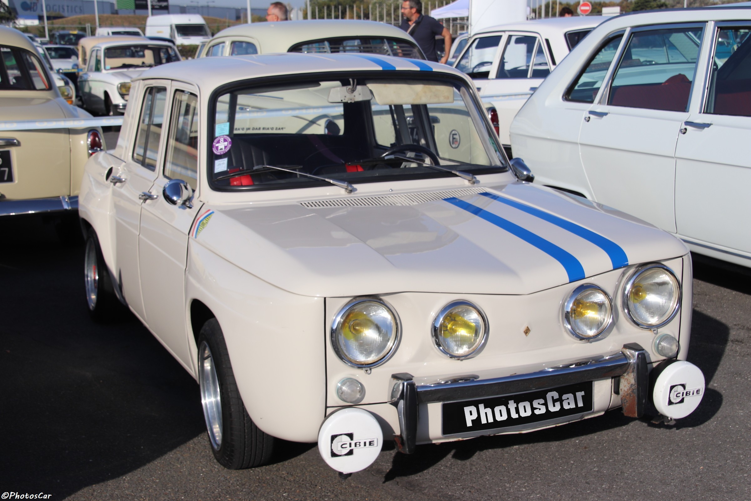 Tout savoir sur la Renault 8 : caractéristiques et évolution