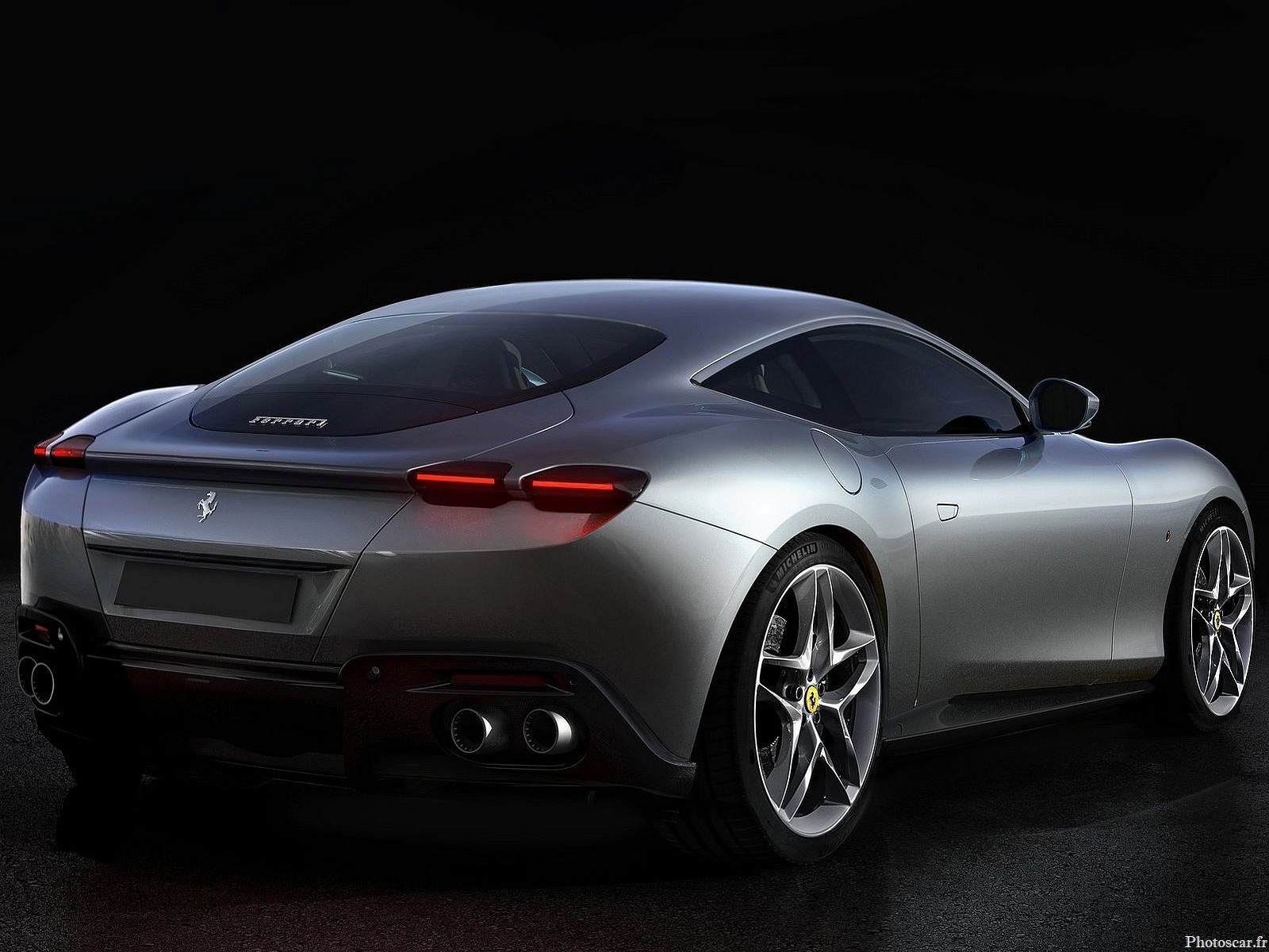 Ferrari Roma 2020 - Un design épuré et une symbiose absolue