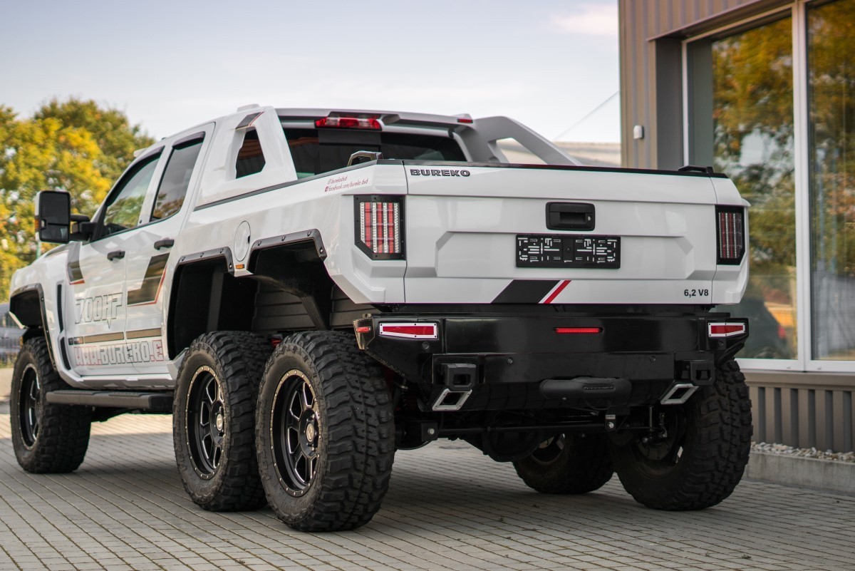 Bureko 6x6 Pickup 2020 - Un Chevy Silverado 6x6 avec 1200 HP