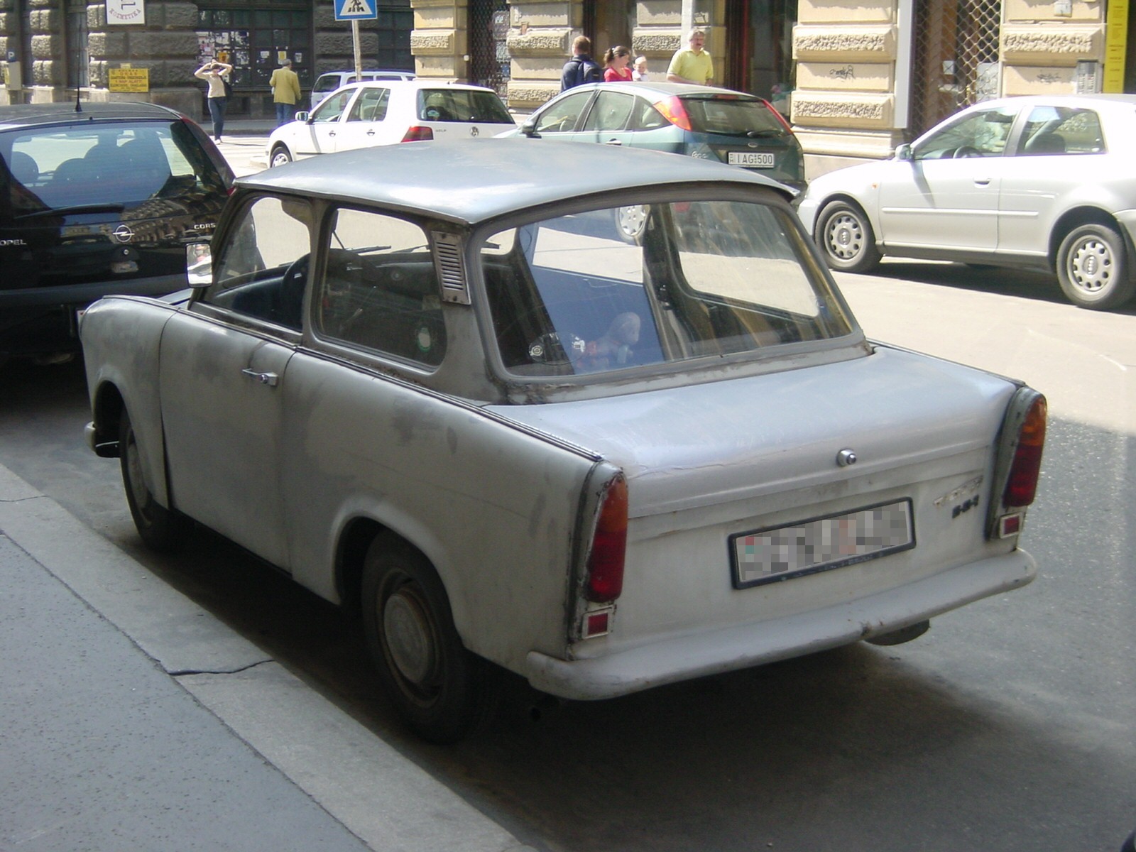 Trabant produite entre 1957 et 1990 par l’usine est-allemande AWZ