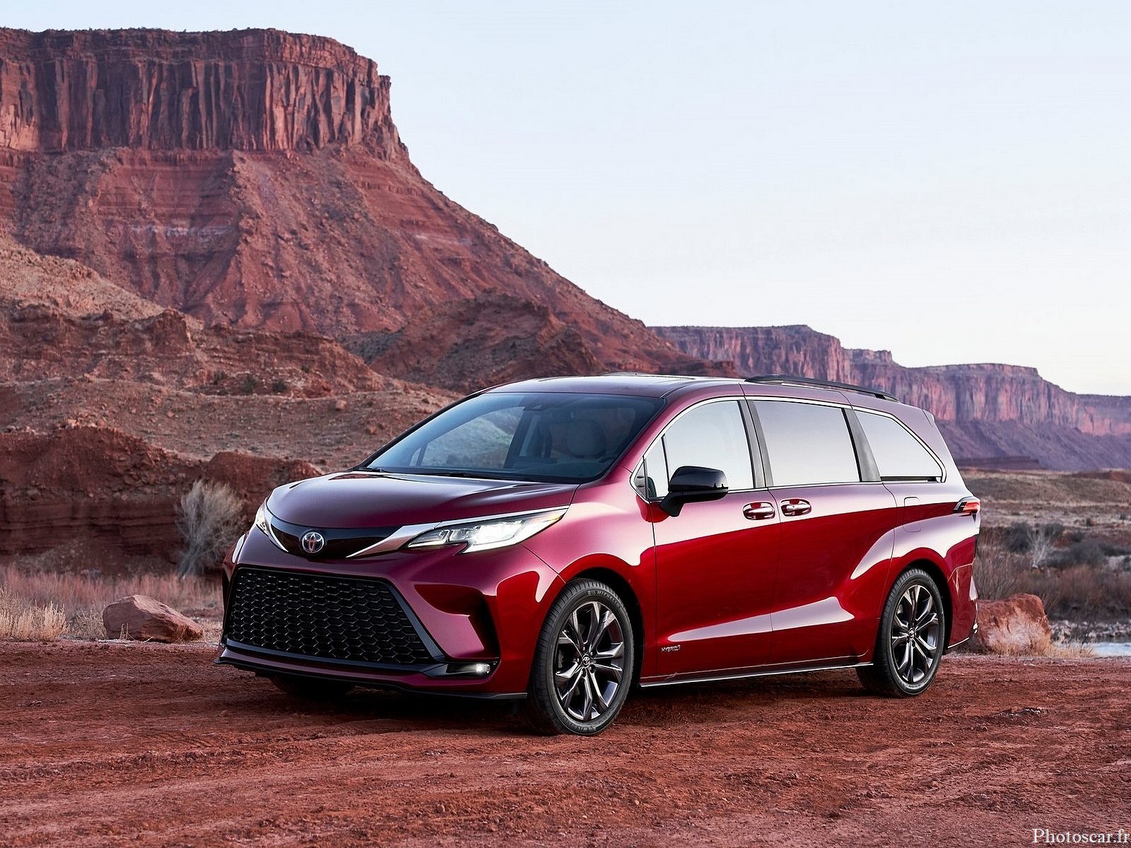Toyota Sienna 2021 fourgonnette hybride élégante et performante - Photoscar