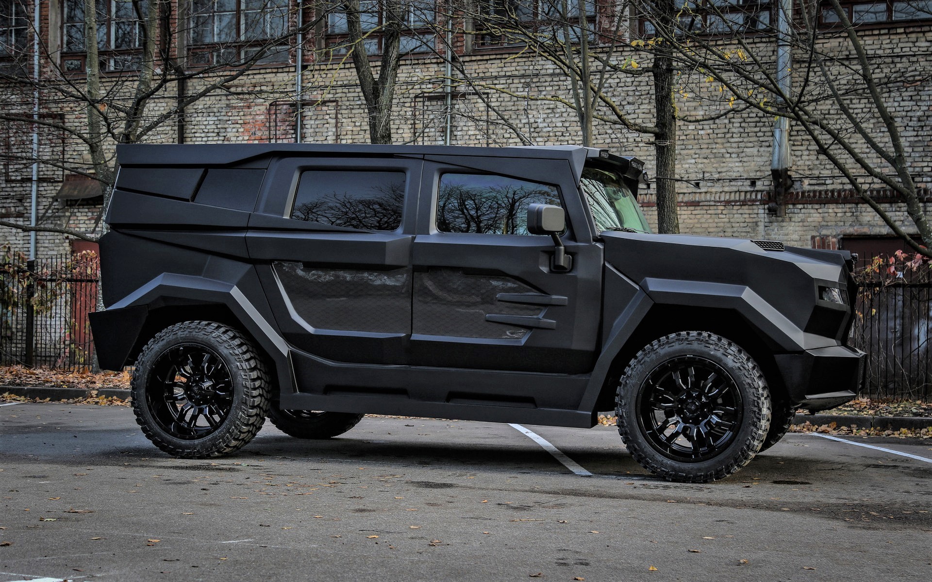 Dartz Prombron Black Stallion 2019 - Mélange SUV de l'armée