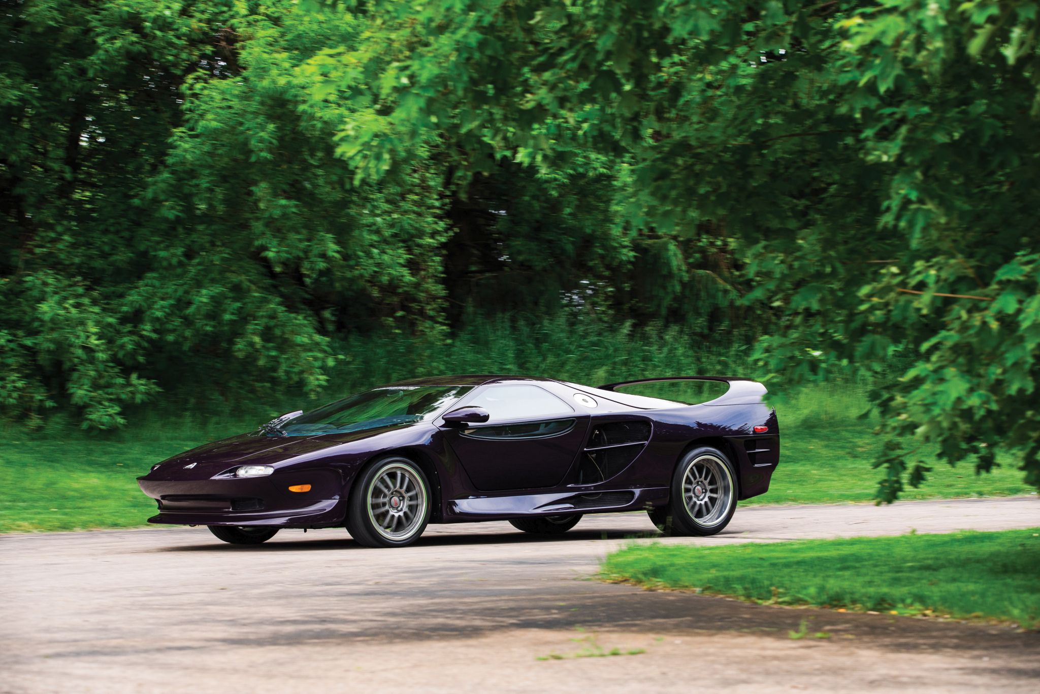 Vector M12 - La voiture a été basée sur la Lamborghini Diablo