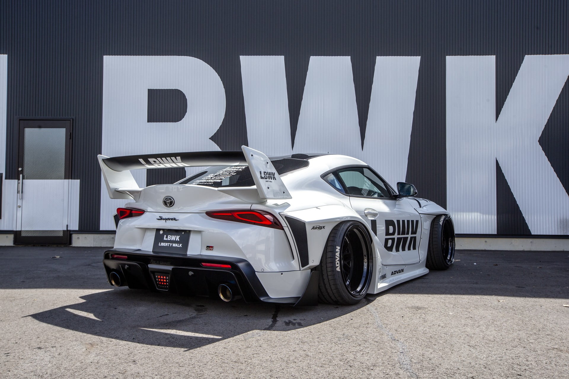 Liberty-Walk Toyota Supra A90 2020 - Un kit de carrosserie large