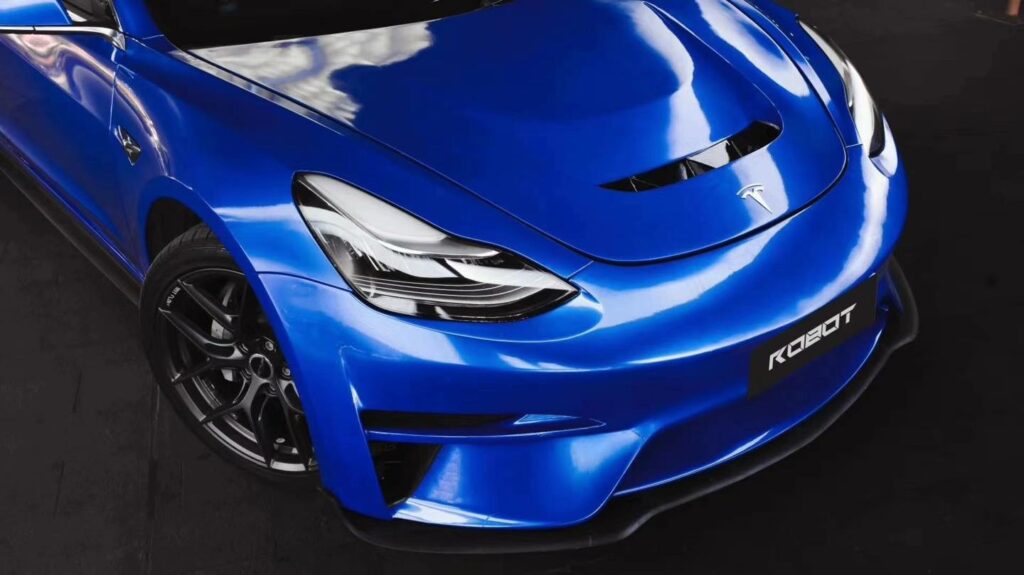 Tesla Model 3 Robot Craftsman 2021 en fibre de carbone - Photos