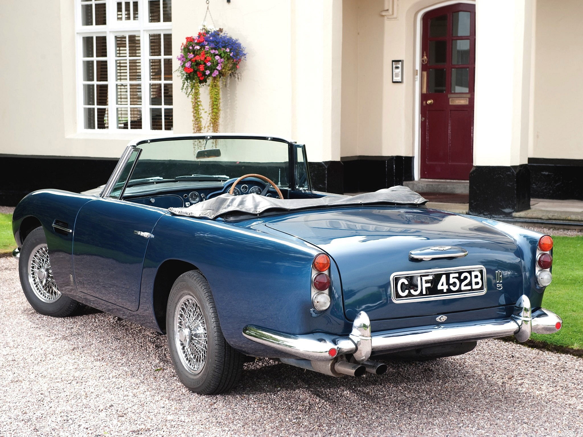 Aston Martin DB5 Volante 1963 : Le cabriolet classique ultime