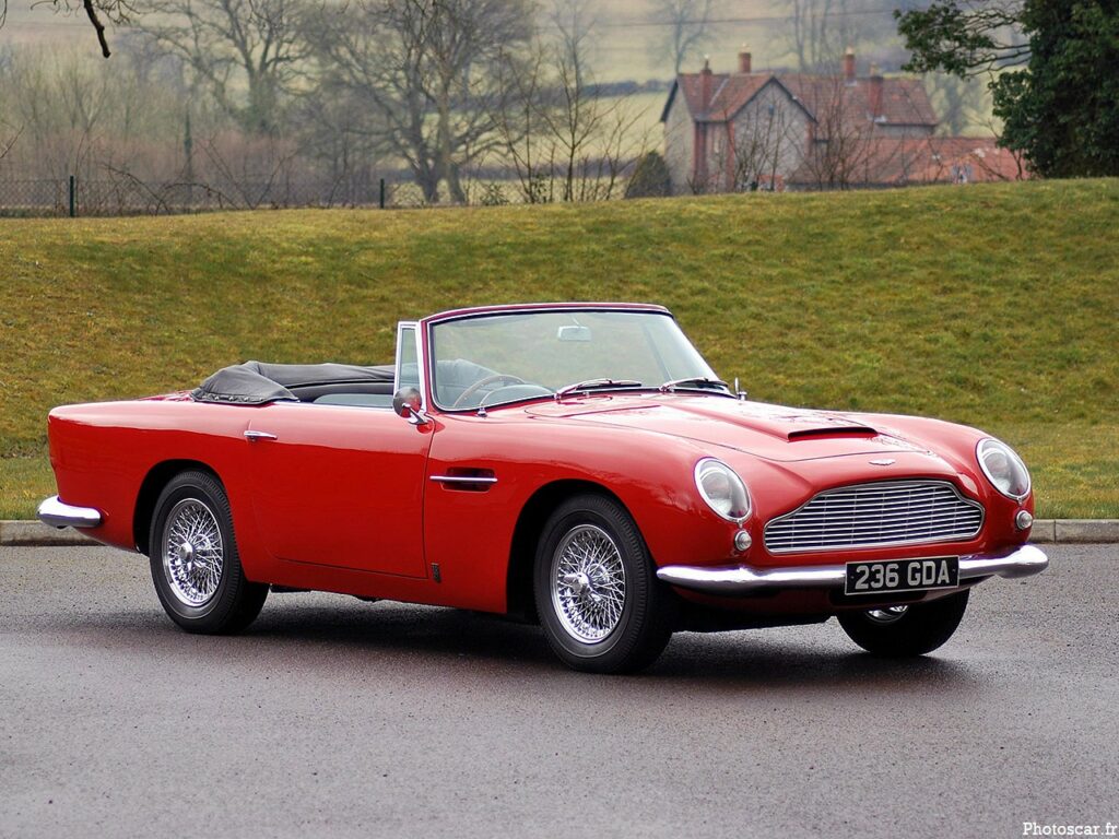 Aston Martin DB5 Volante 1963 : Le cabriolet classique ultime