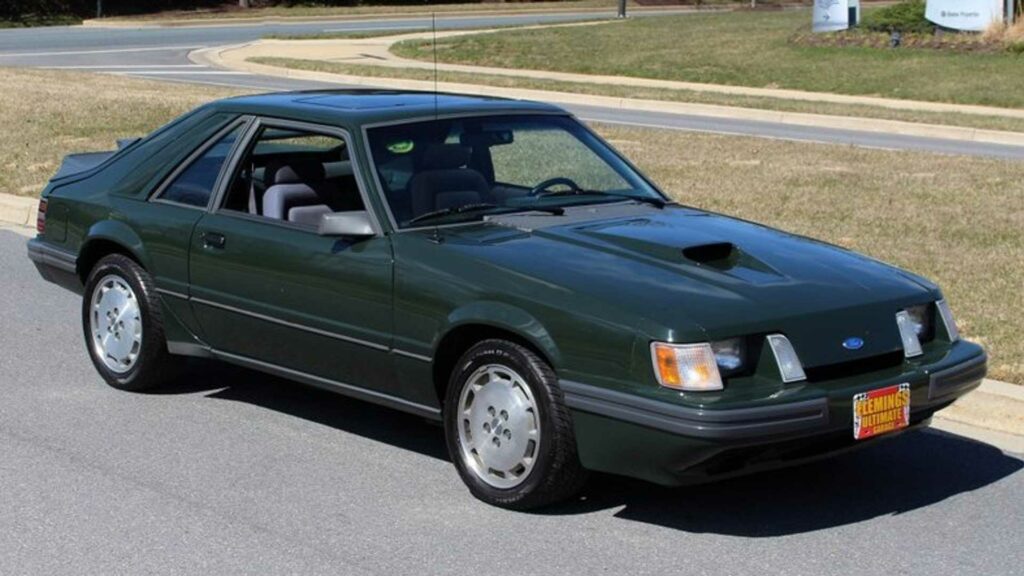 Ford Mustang SVO - SVO signifie Special Vehicle Operations Department