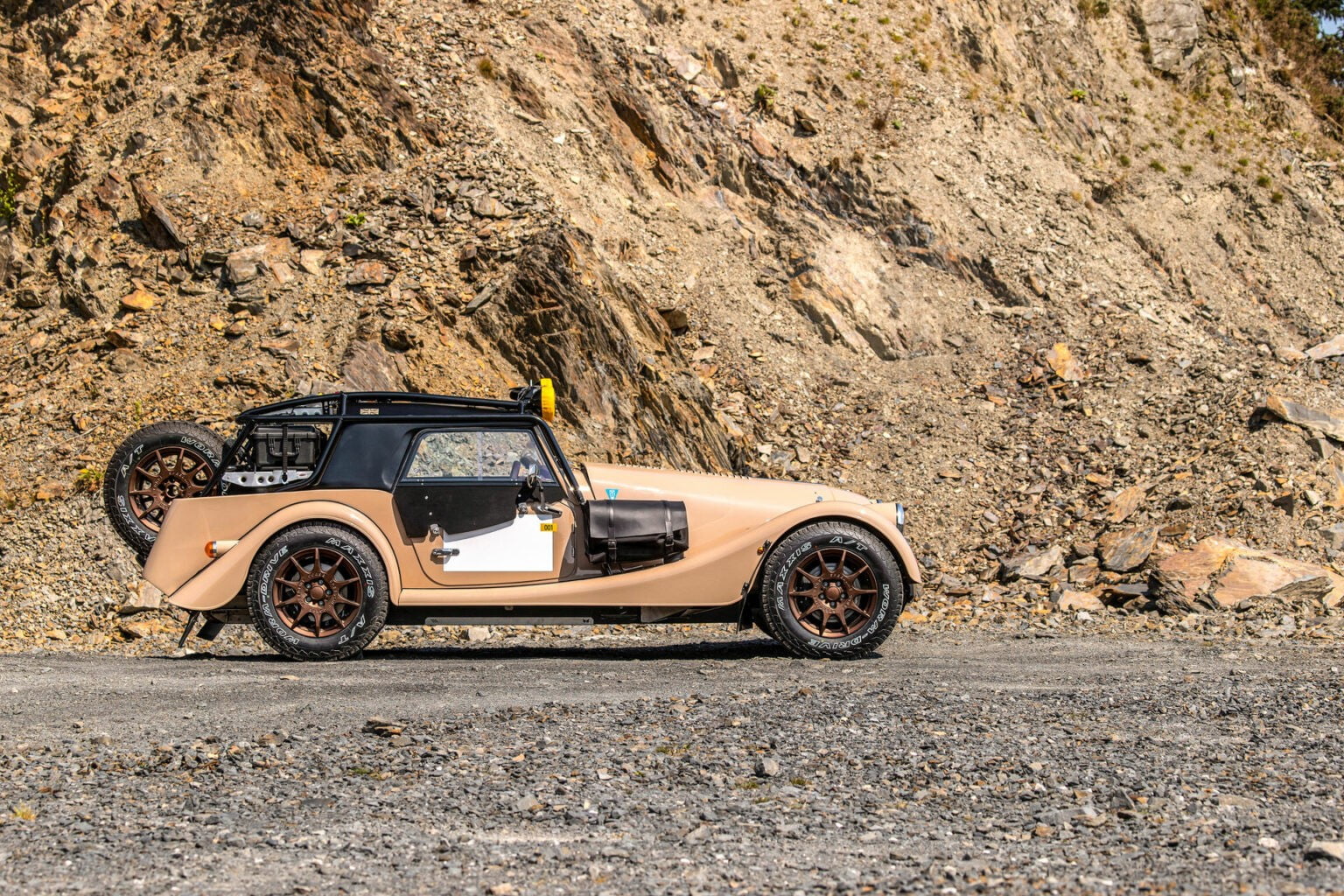 Morgan Plus Four CXT 2021 - Voiture de sport prête pour le rallye