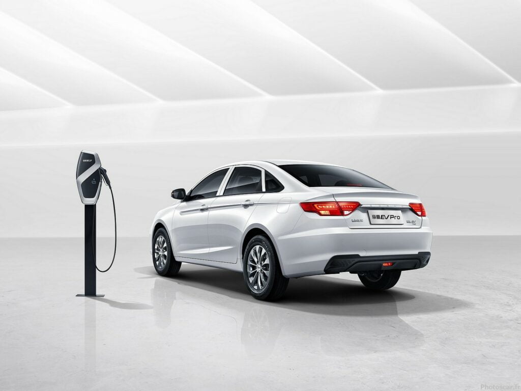 Geely Emgrand EV Pro 2021 - Une berline purement électrique