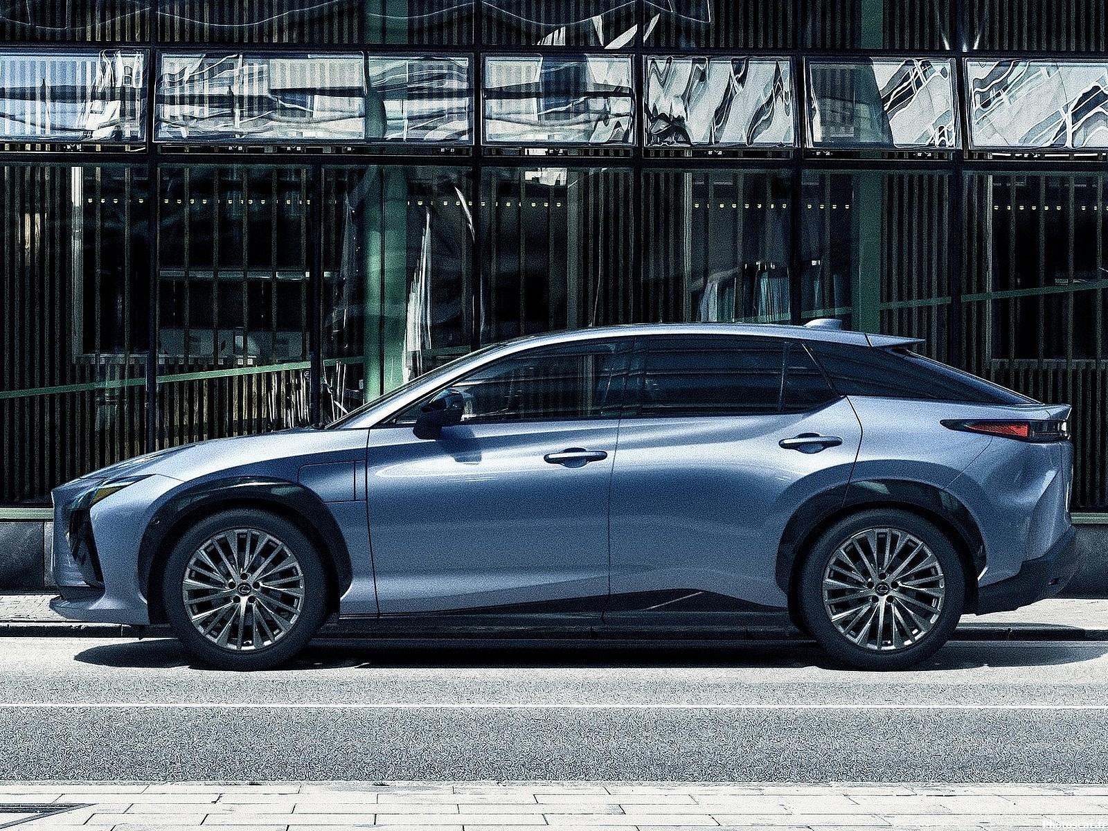 Lexus RZ 450e 2023 - Suv électrique avec autonomie de 360 km