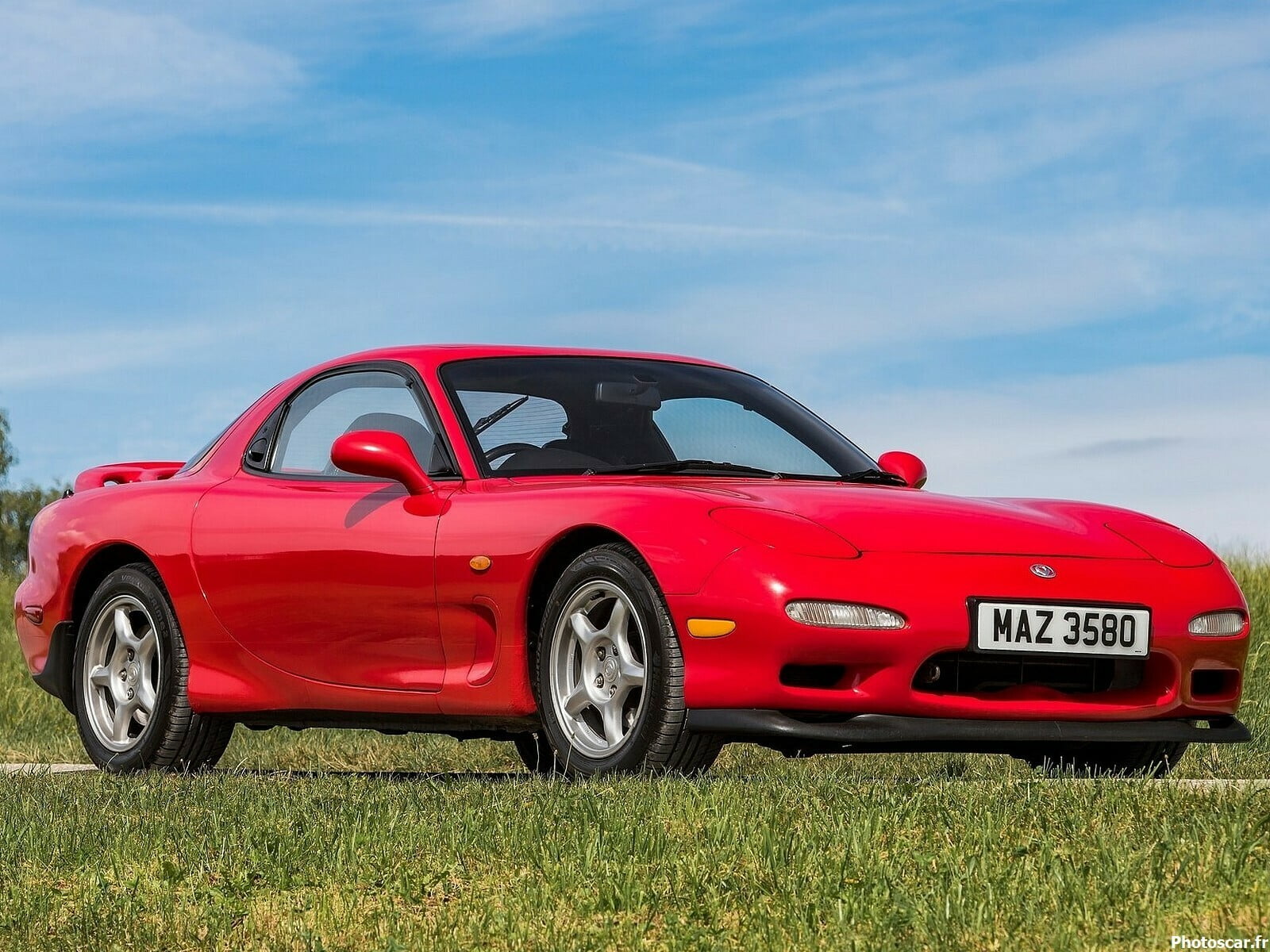 Mazda RX-7 - Le plaisir de conduire, la légèreté et le moteur rotatif ...