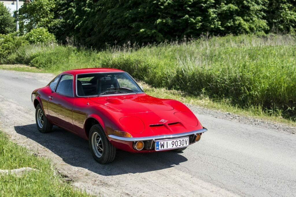 Opel GT - Construite sur le châssis Kadett avec le style Corvette