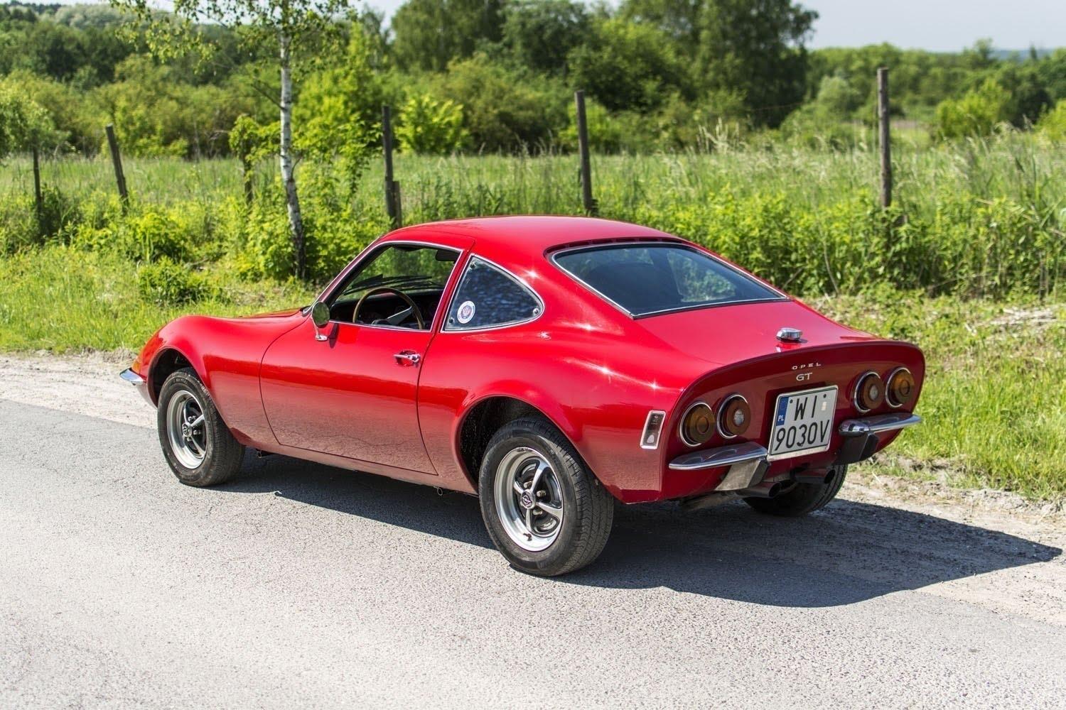 Opel GT - Construite sur le châssis Kadett avec le style Corvette