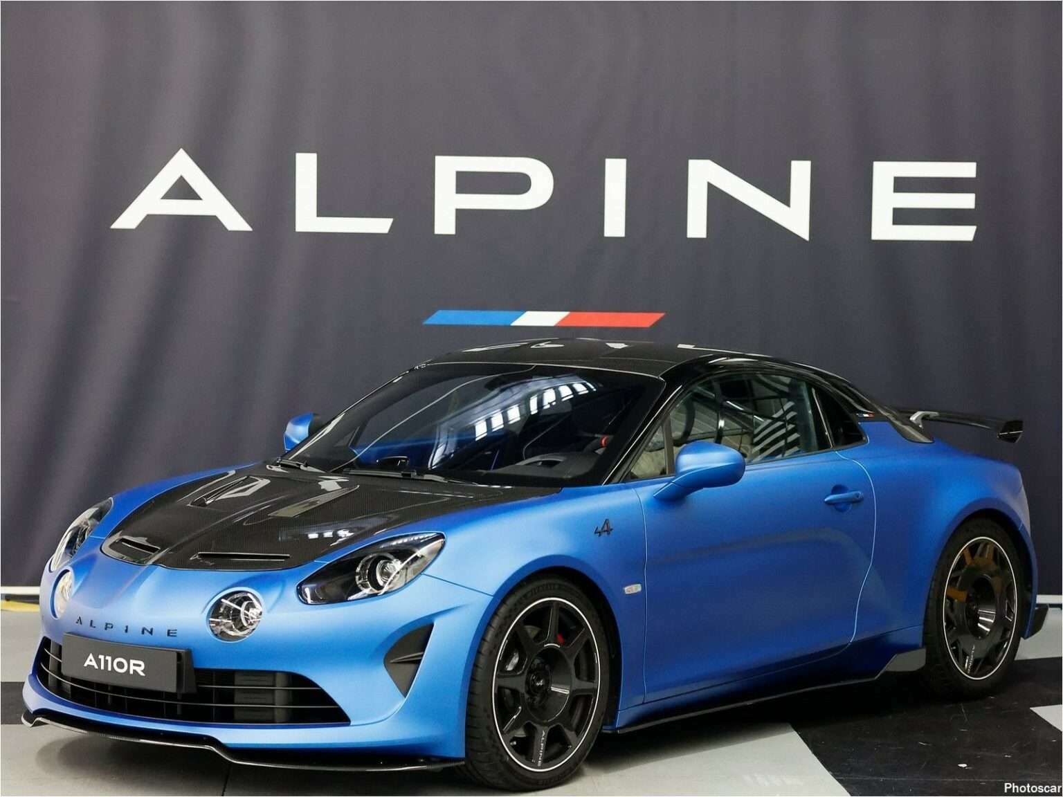 Alpine A110 R 2023 - Une ambiance de voiture de course