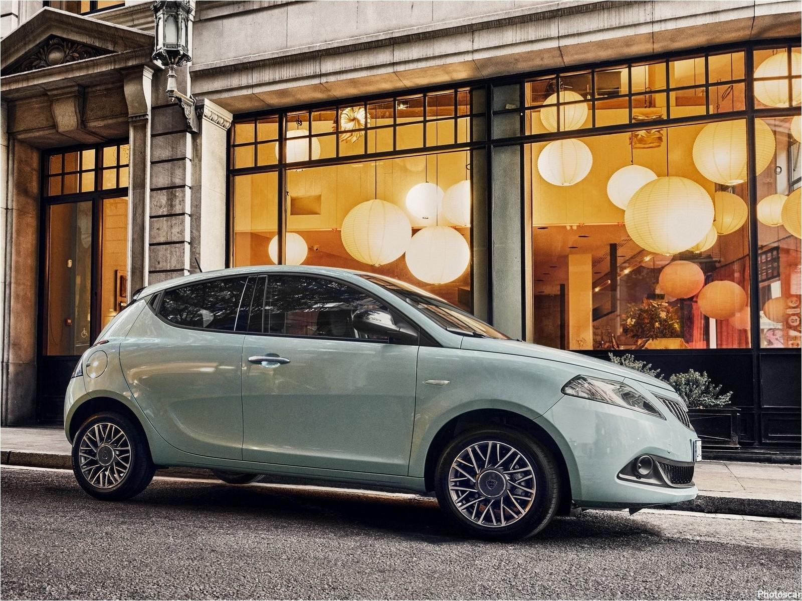 Nouvelle Lancia Ypsilon 2023 - Plus connecté et nouvelles couleurs ...