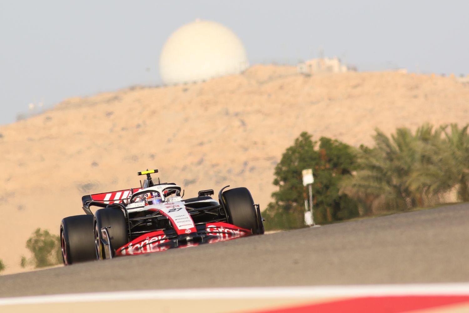Formule1 2023 Haas VF23 - La couleur noire est très dominante - Photoscar
