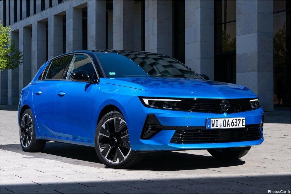 Opel Astra Électric 2023 - Elle offre des performances réactives ...