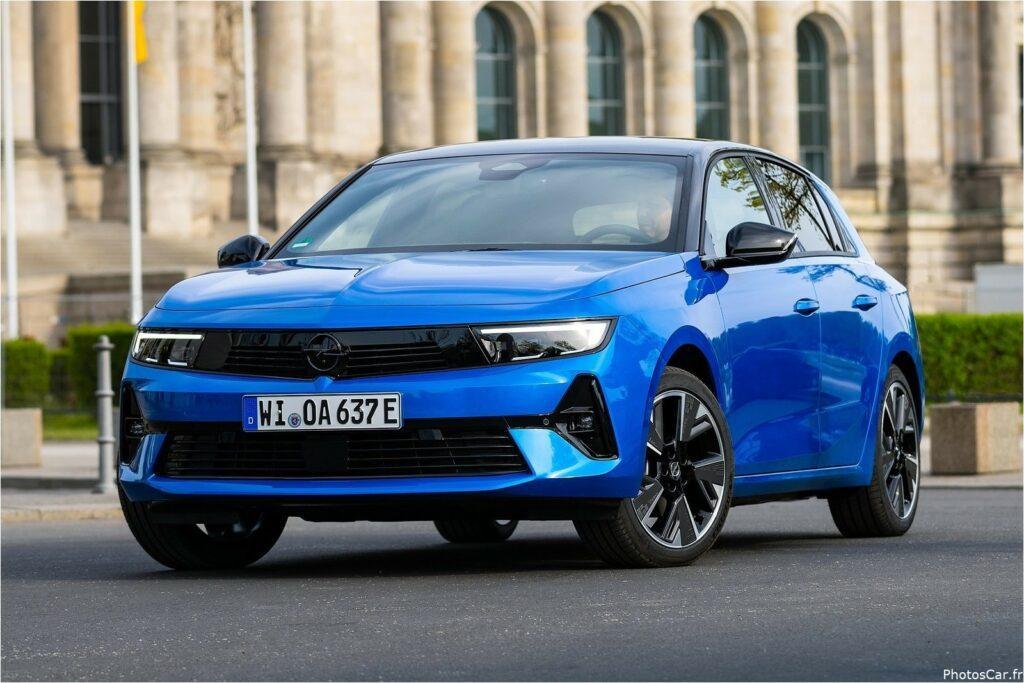 Opel Astra Électric 2023 - Elle offre des performances réactives ...