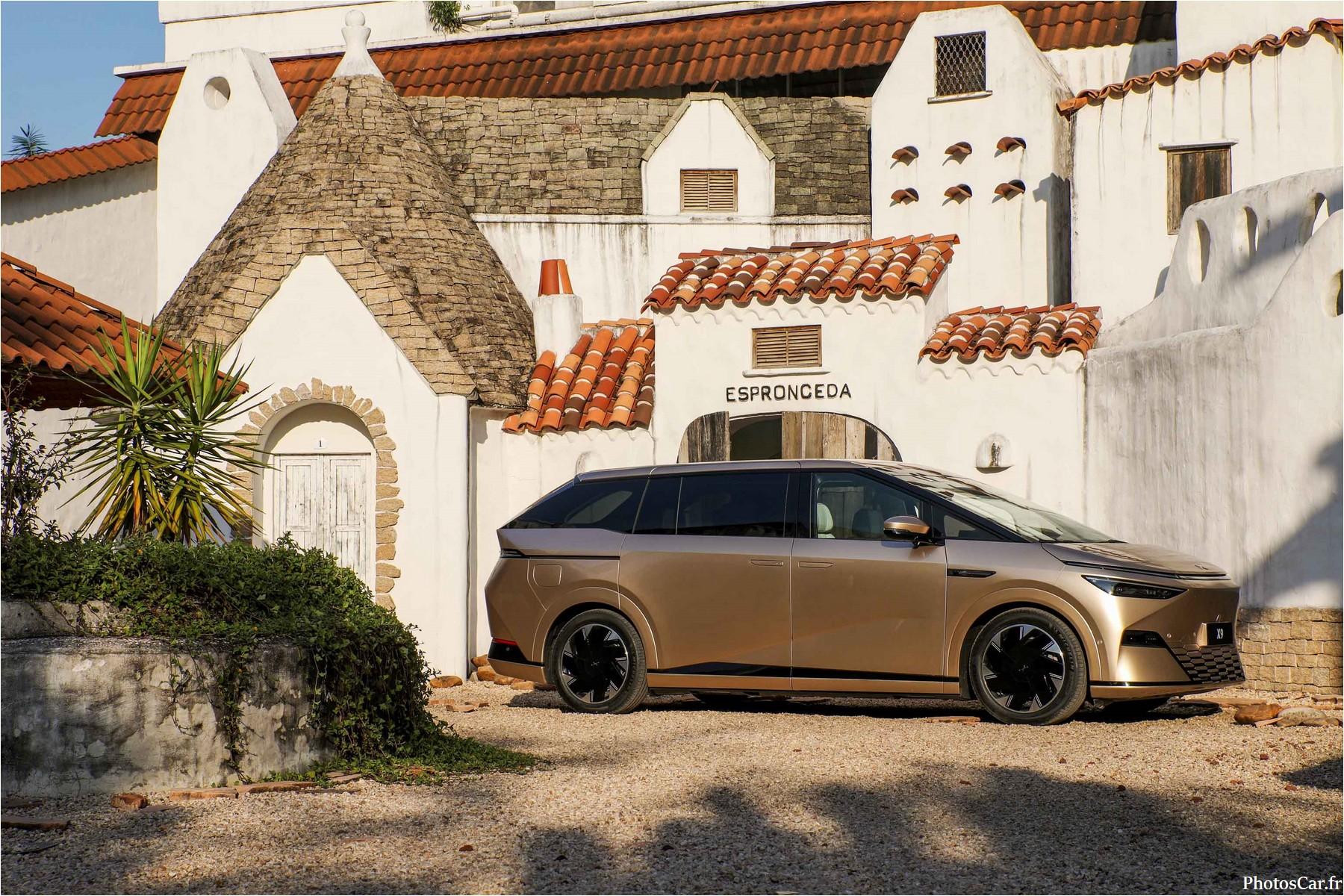 Le Xpeng X9 2024 : un van électrique abordable pour les familles ...