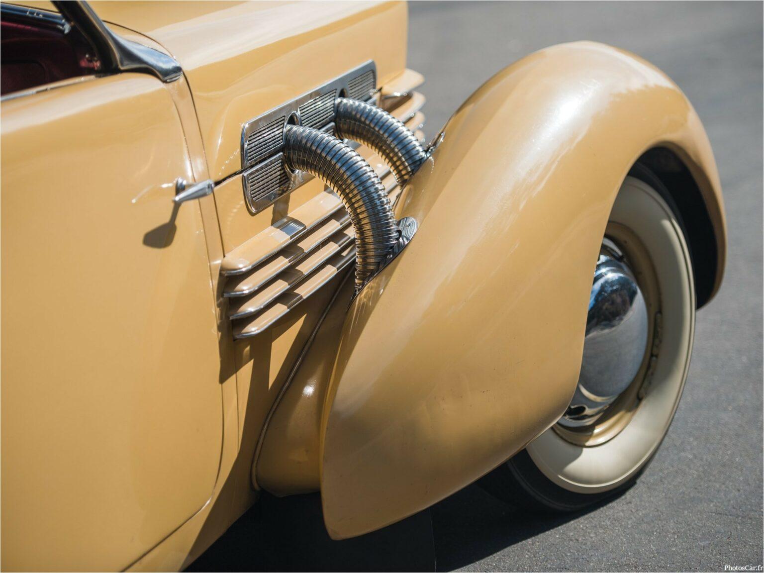 Cord 812 Supercharged Phaeton 1937 - Un héritage légendaire - Photoscar