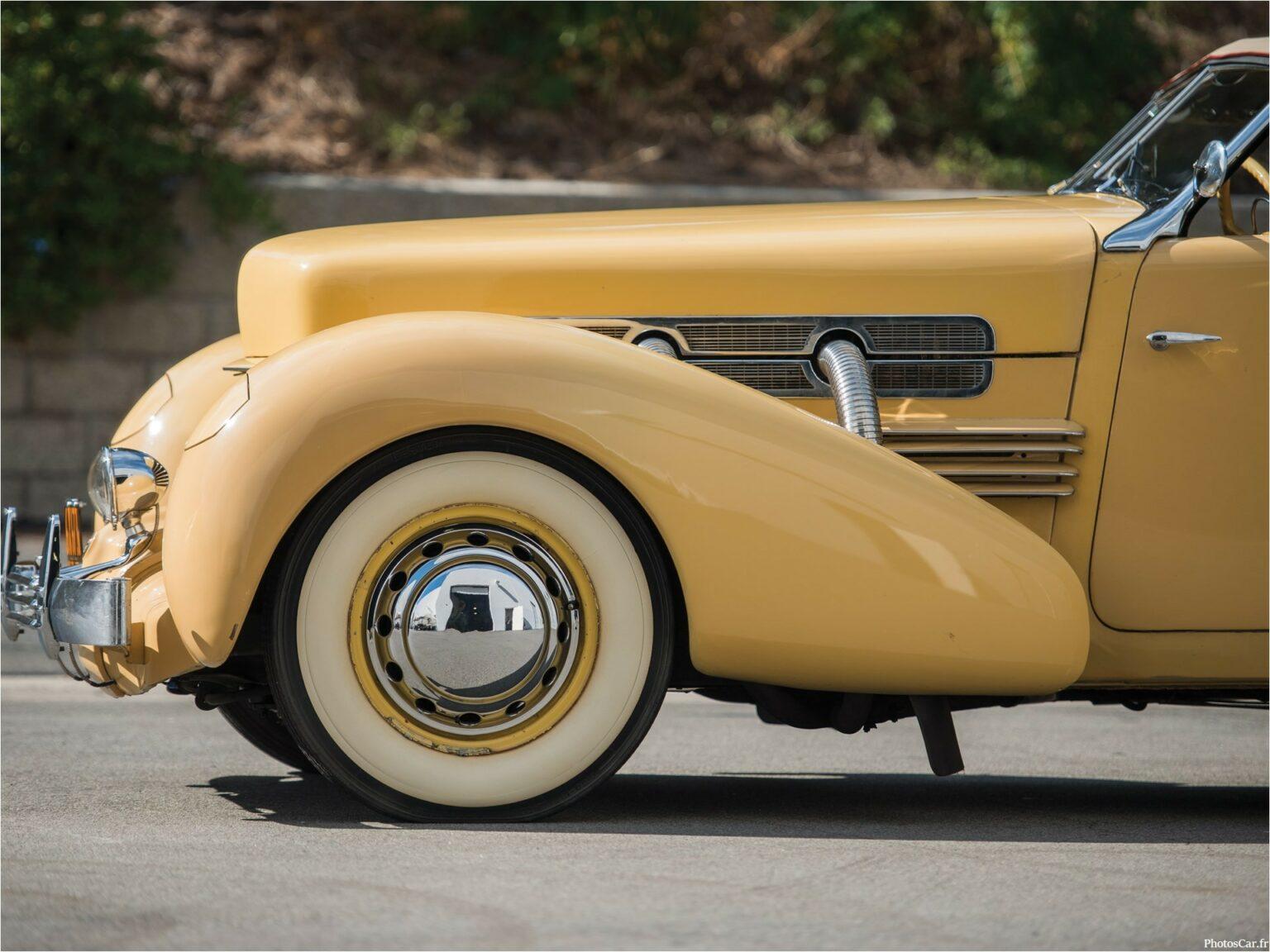 Cord 812 Supercharged Phaeton 1937 - Un héritage légendaire - Photoscar