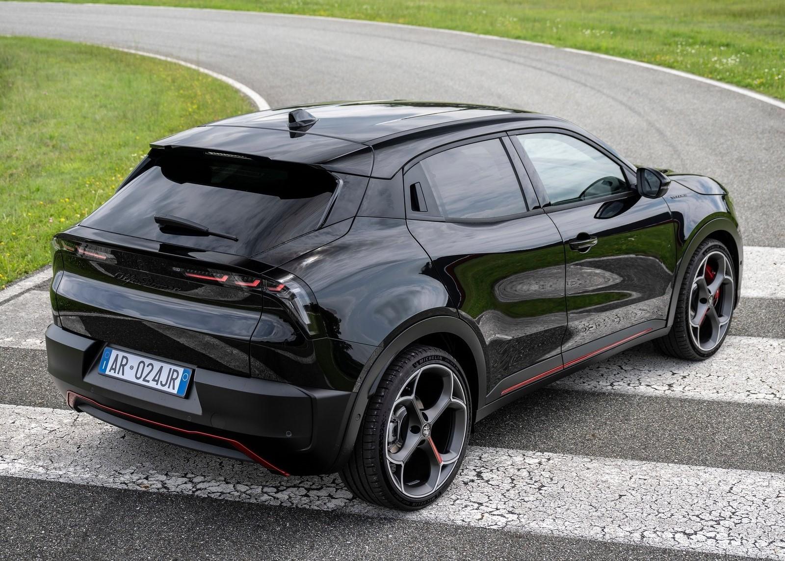 Alfa Romeo Junior 2025 : un SUV urbain élégant et performant