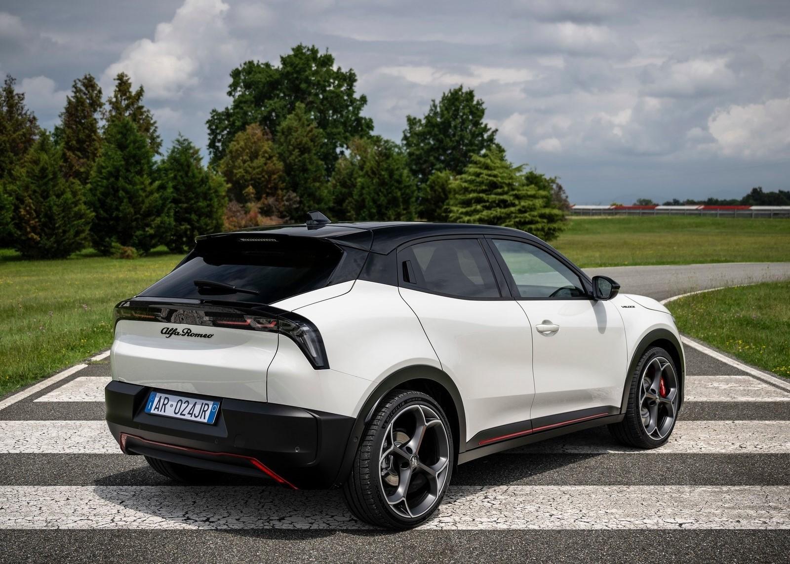 Alfa Romeo Junior 2025 : un SUV urbain élégant et performant