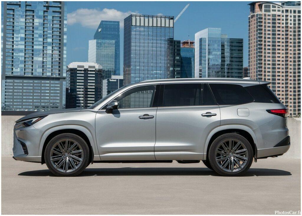 Lexus TX 2024 : Le luxe redéfini, un SUV 7 places à votre service.