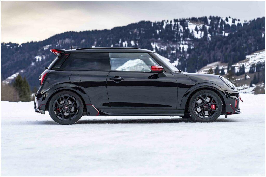 Mini JCW 2025 : L'alliance parfaite entre sportivité et élégance