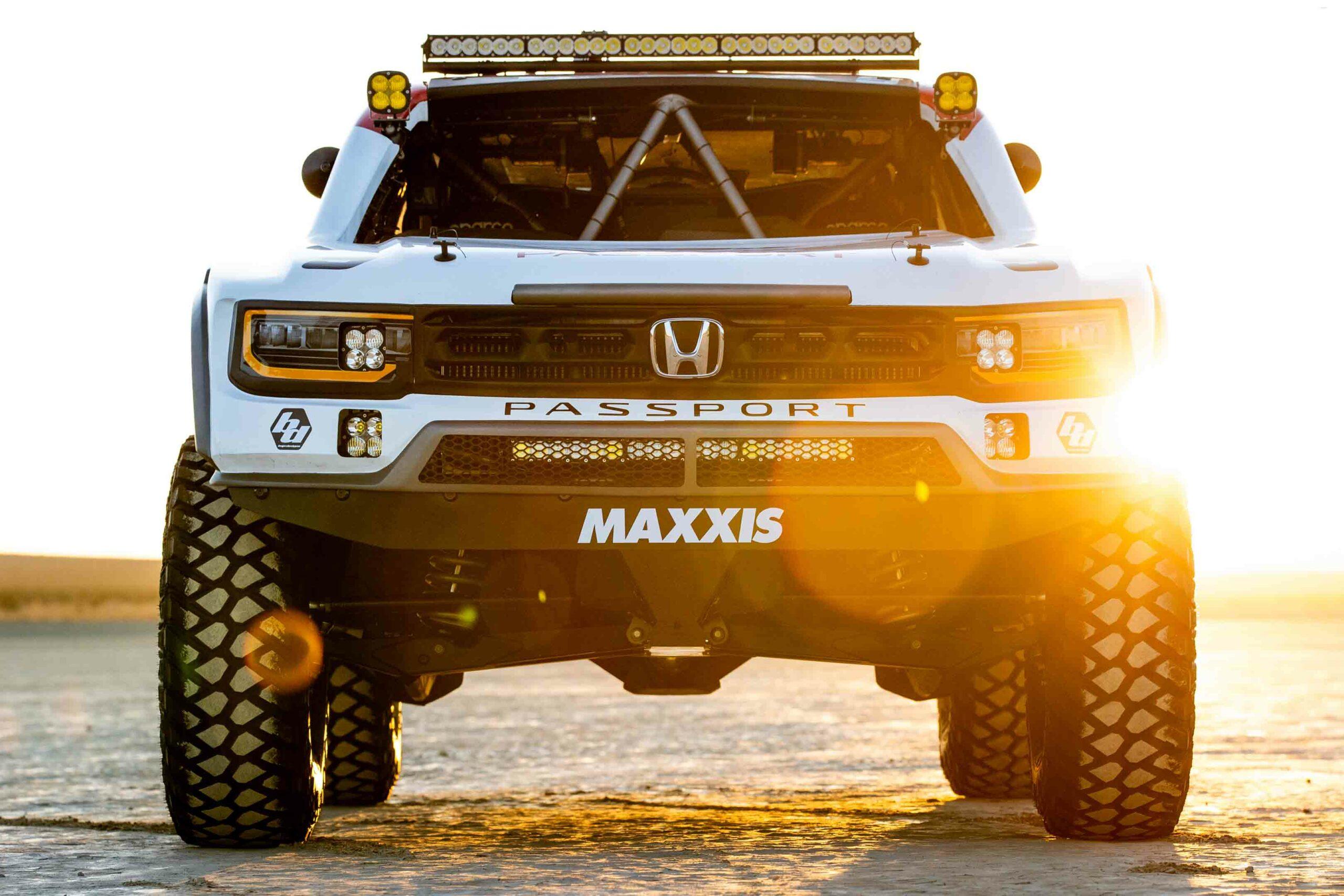 Honda Baja Passport 2025 prêt à rugir dans le désert de la Mint400