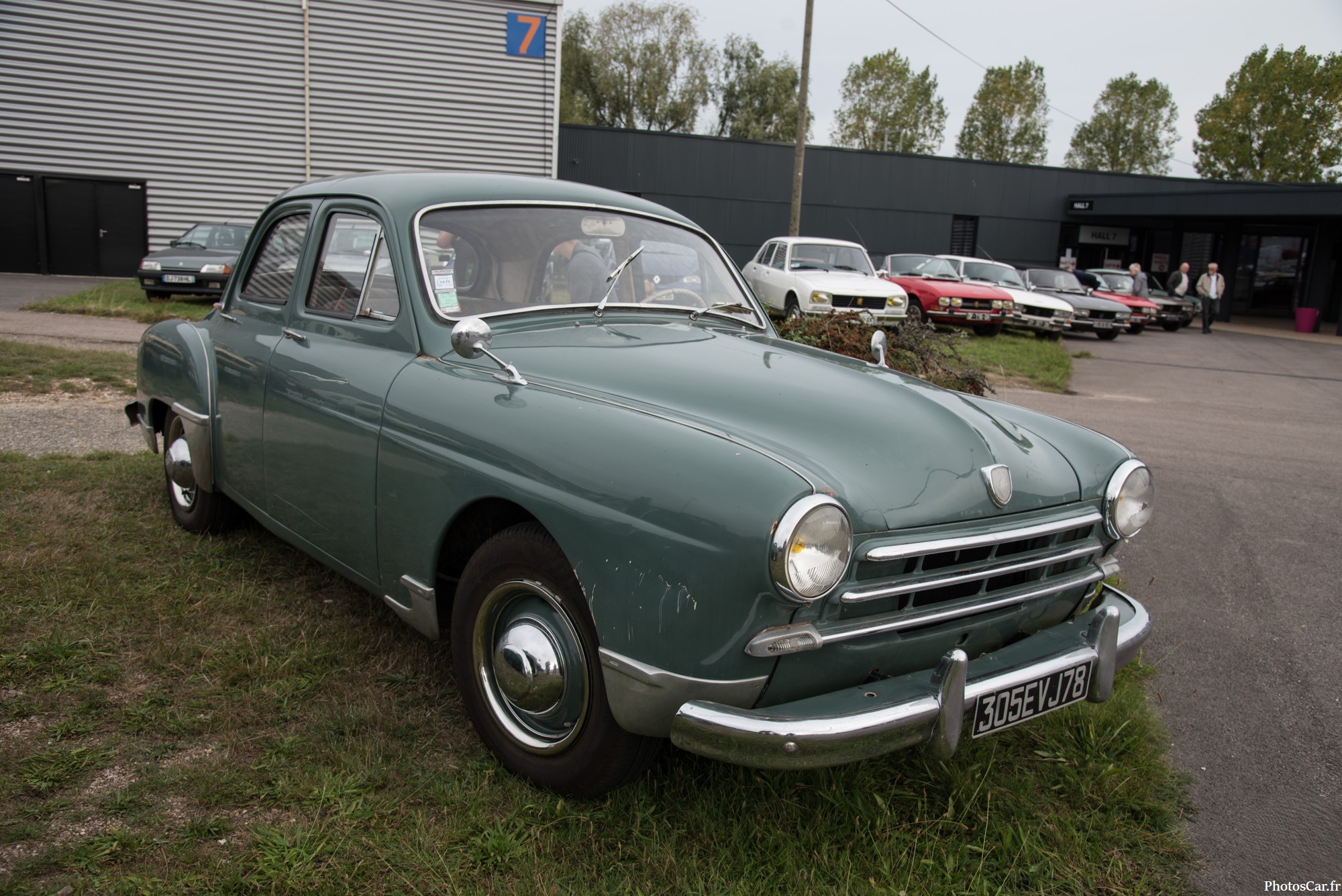 Renault Frégate : une voiture de collection qui a du caractère