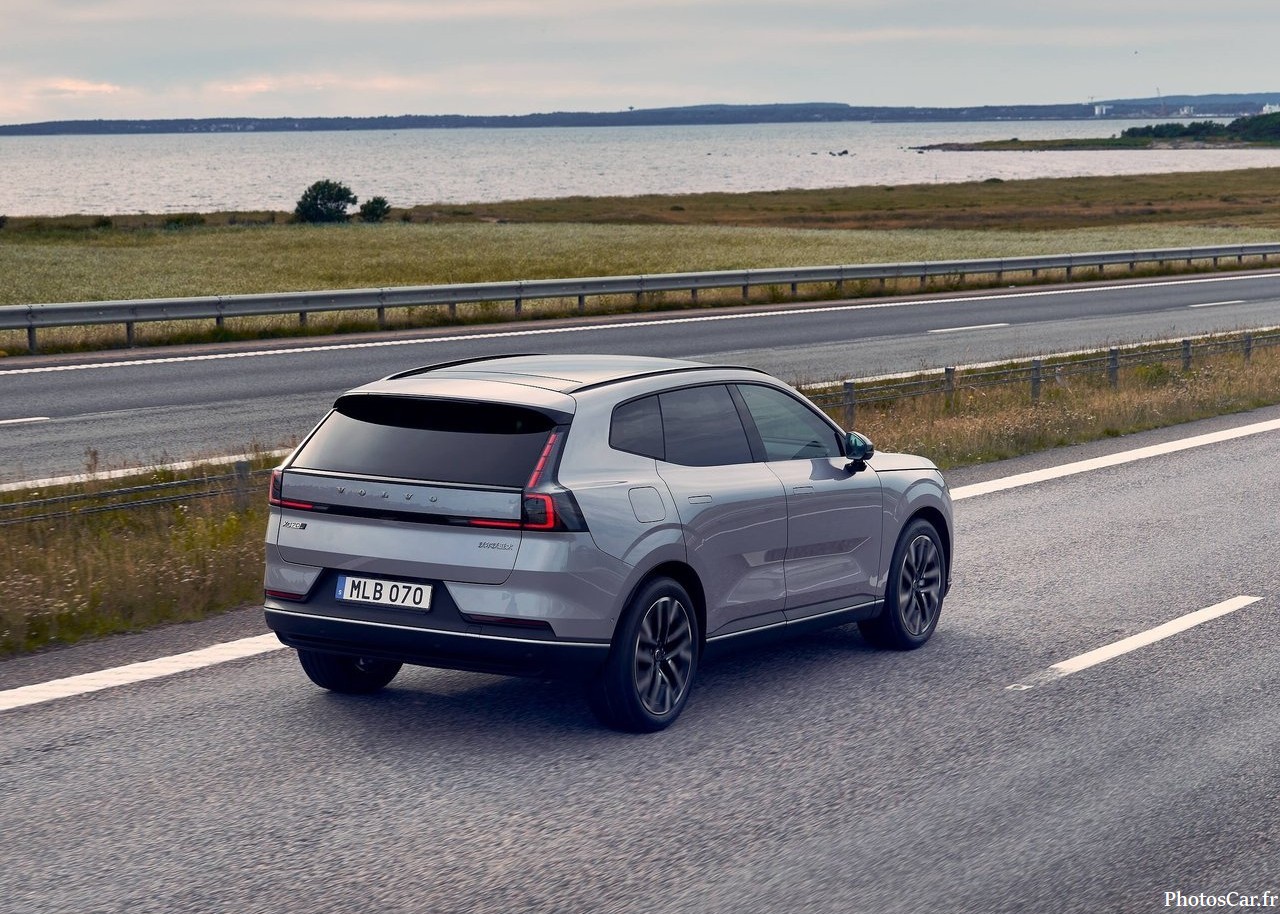 Volvo XC70 PHEV : Le SUV premium qui ne fait pas semblant